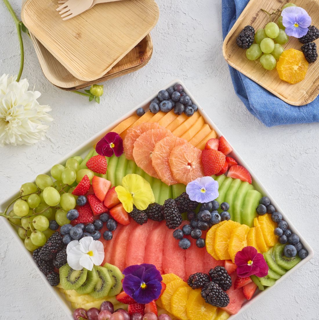 Platter, Sliced Seasonal Fruit (Large)