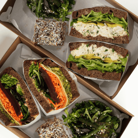 TT's LUNCH BOXES